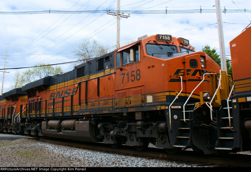 BNSF 7158